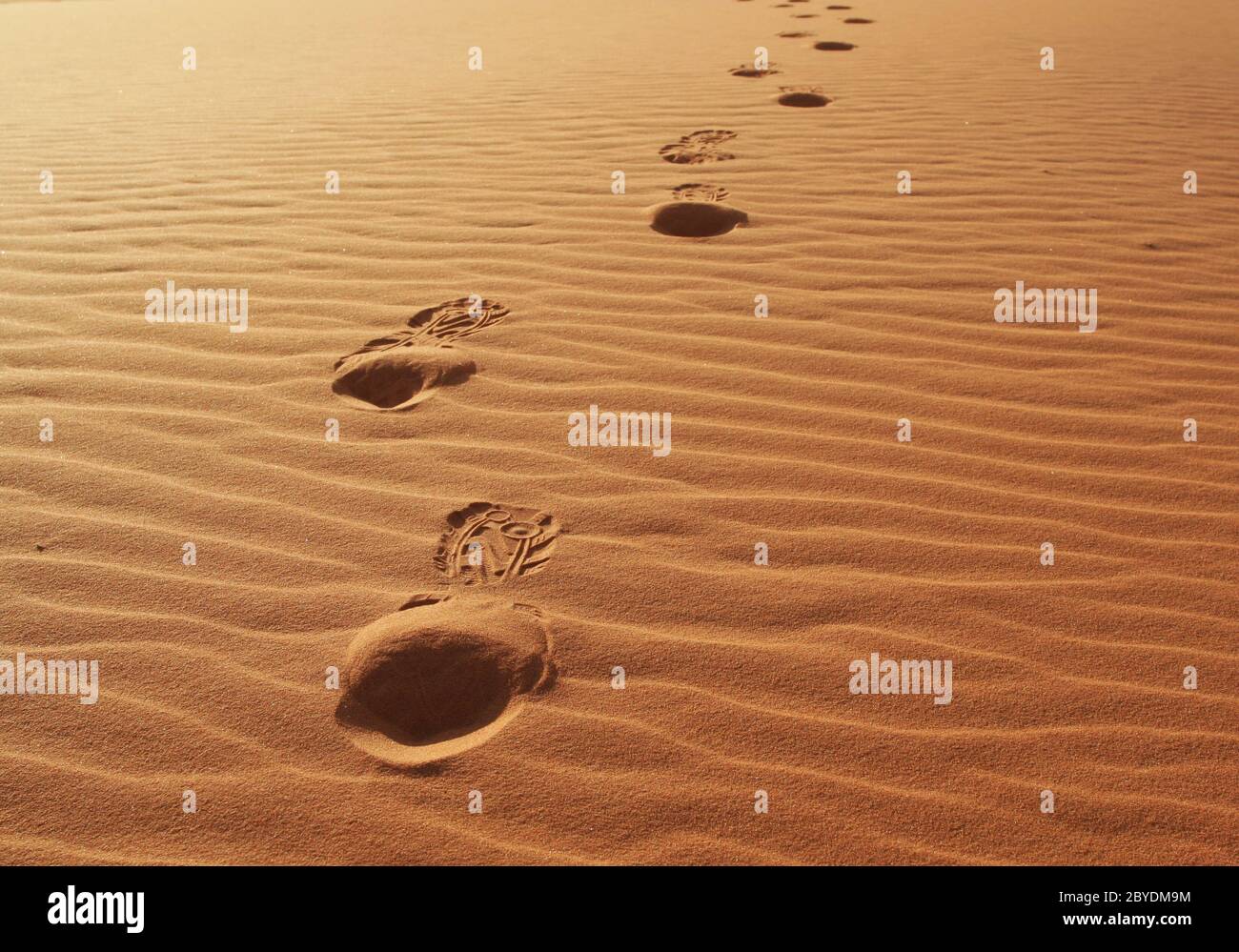 Desert foot impression hi-res stock photography and images - Alamy