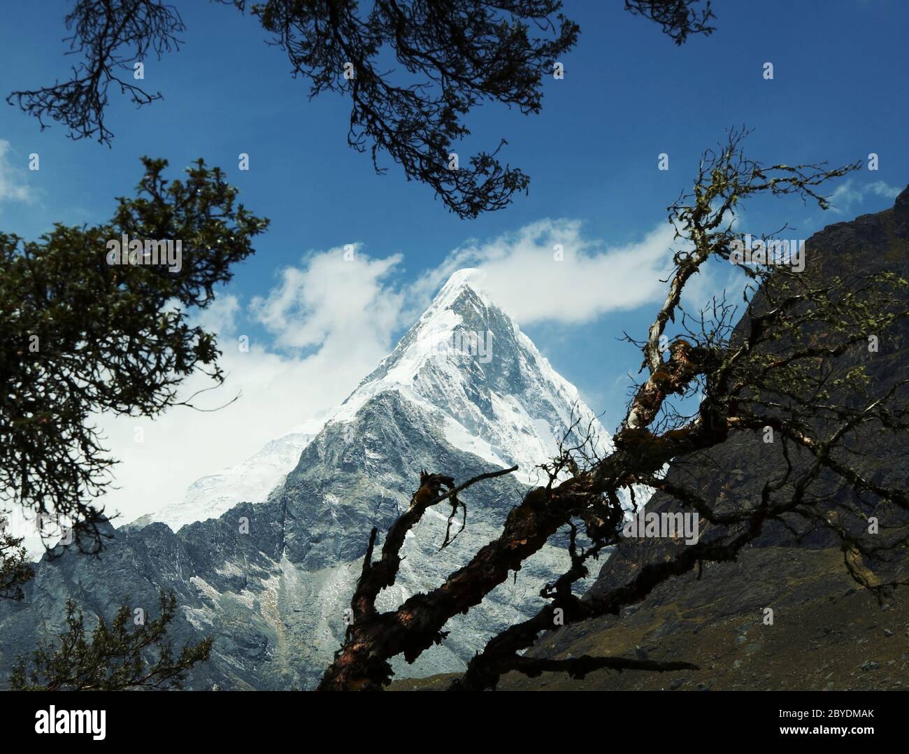 Hig mountain hi-res stock photography and images - Alamy