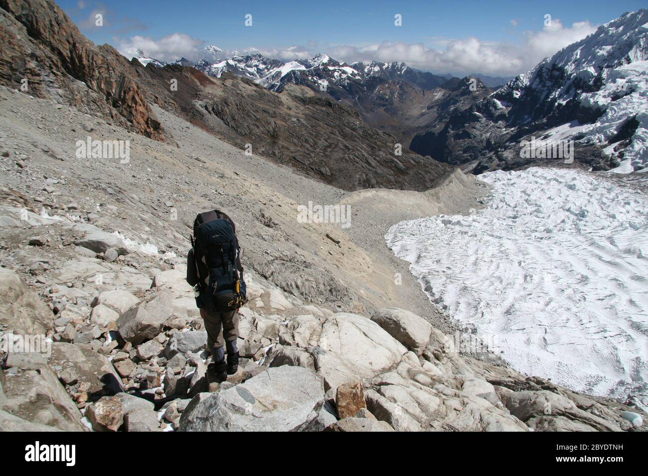 Mountaineer teamwork hi-res stock photography and images - Alamy