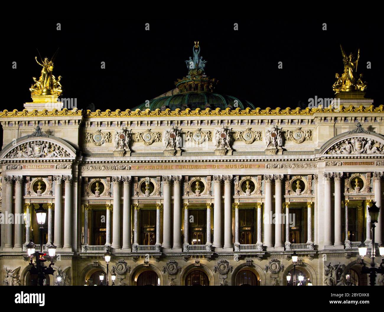 Paris opera house statue hi-res stock photography and images - Alamy