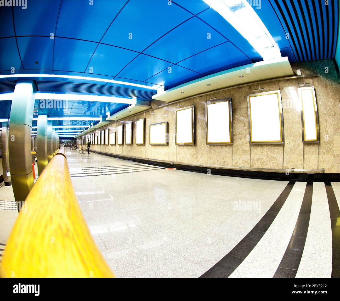 Modern gallery hi-res stock photography and images - Alamy