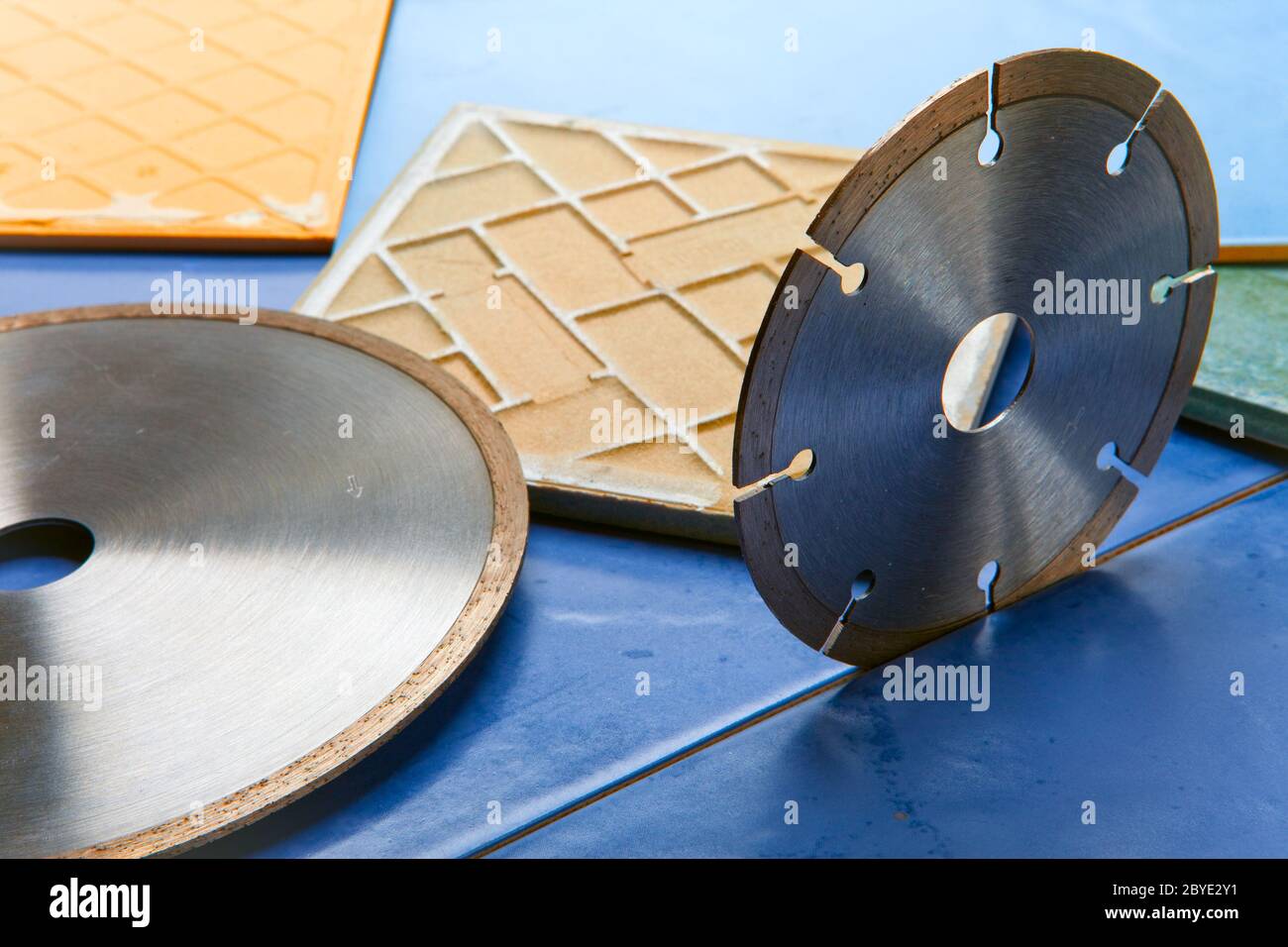 Diamond discs for cutting of tile Stock Photo - Alamy