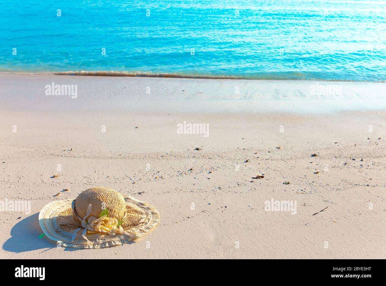 Straw hat red sea hi-res stock photography and images - Alamy