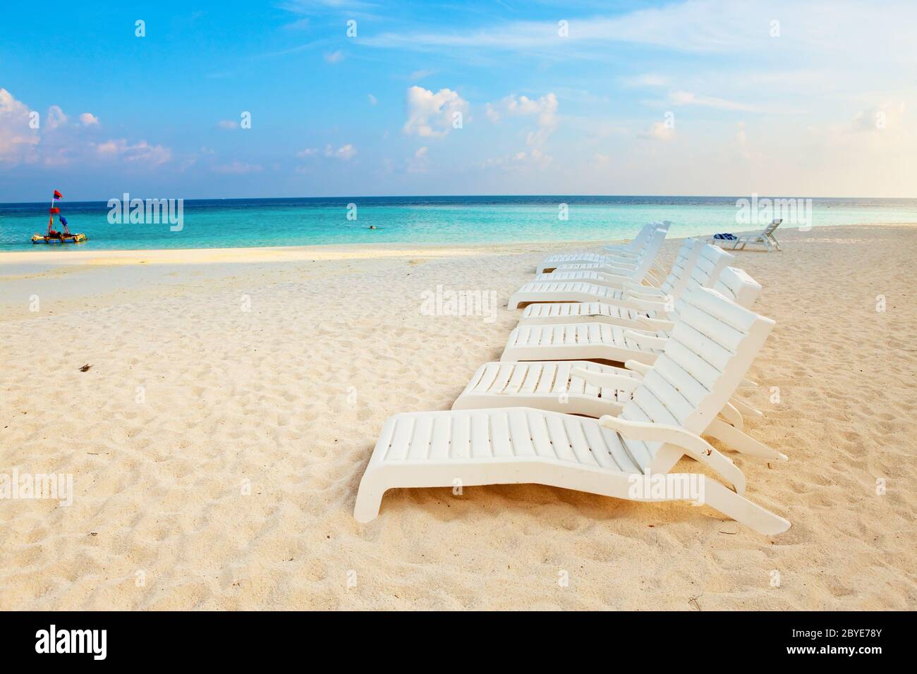 Empty lounge hi-res stock photography and images - Alamy