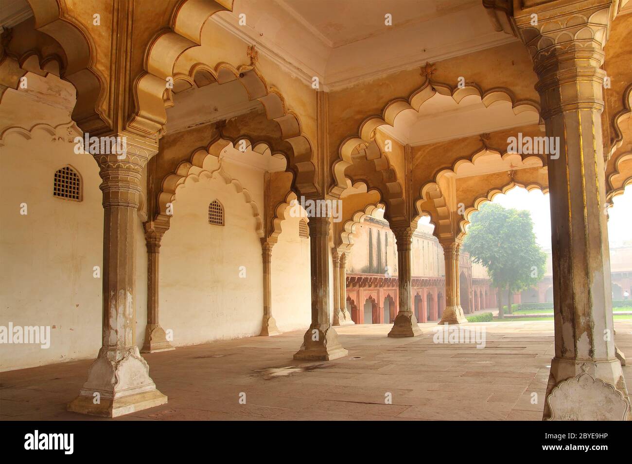Indian columns and arches hi-res stock photography and images - Alamy