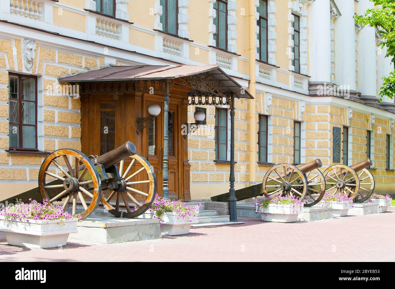 Ancient military barracks hi-res stock photography and images - Alamy