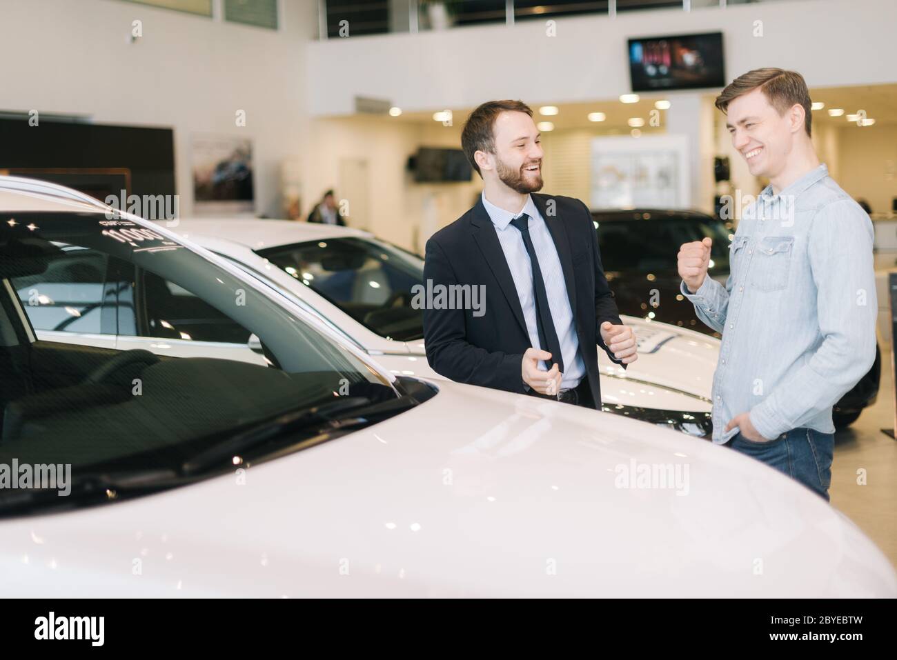 Salon conversation hi-res stock photography and images - Alamy