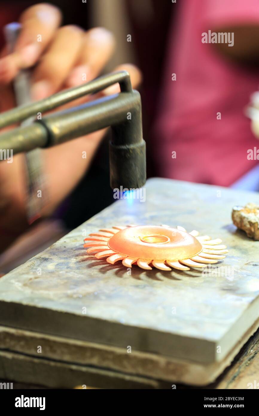 Close up hands goldsmith hi-res stock photography and images - Alamy