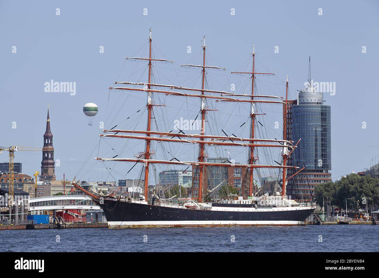 Bank opposite hi-res stock photography and images - Alamy