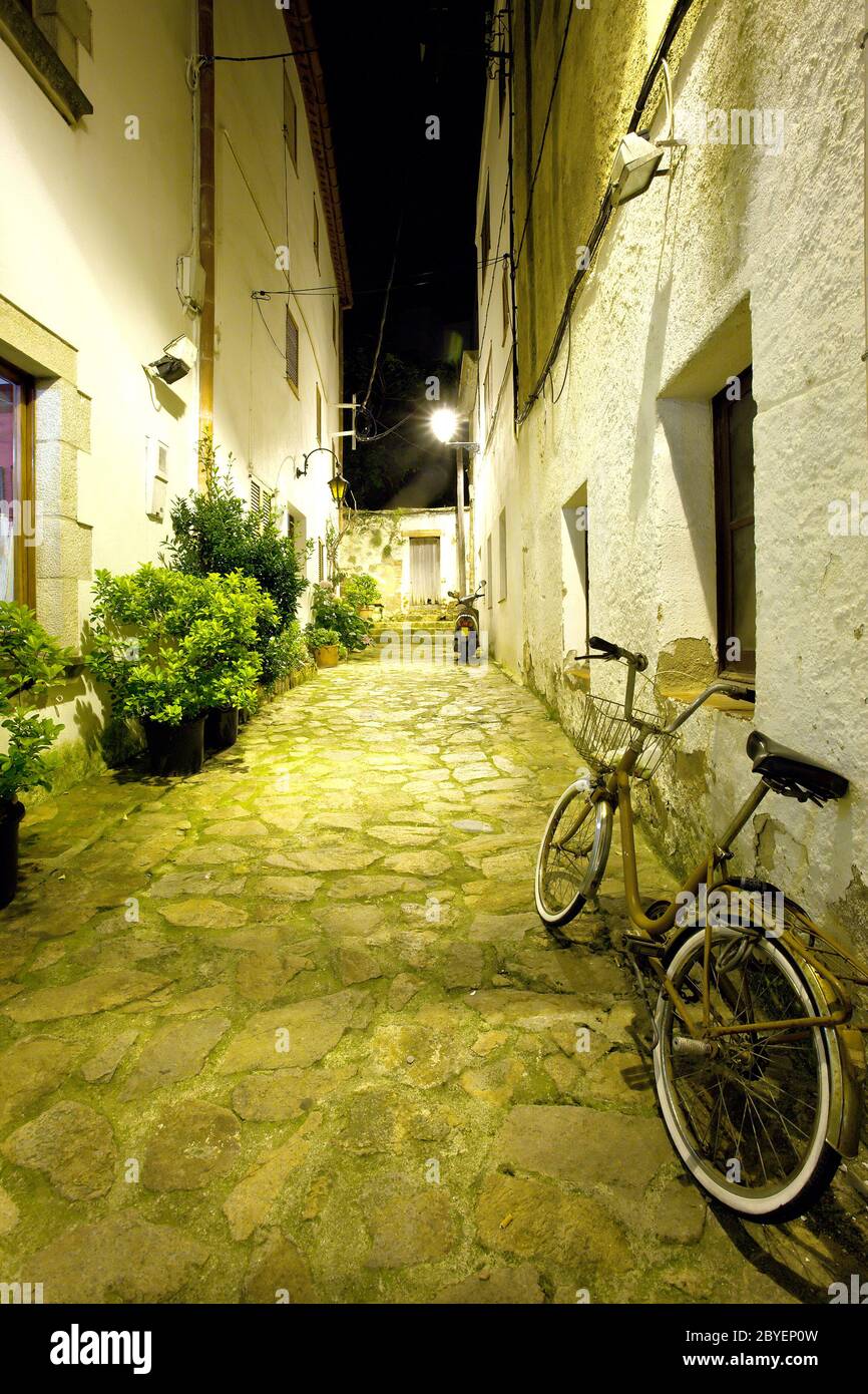 old Spanish street Stock Photo - Alamy