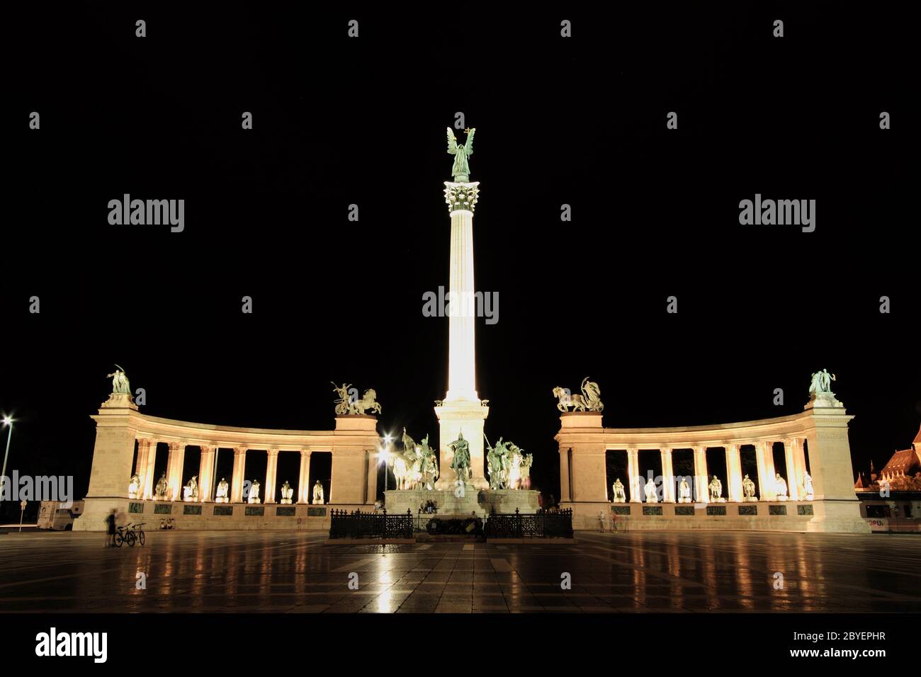 Heroes square by night in Budapest Stock Photo - Alamy