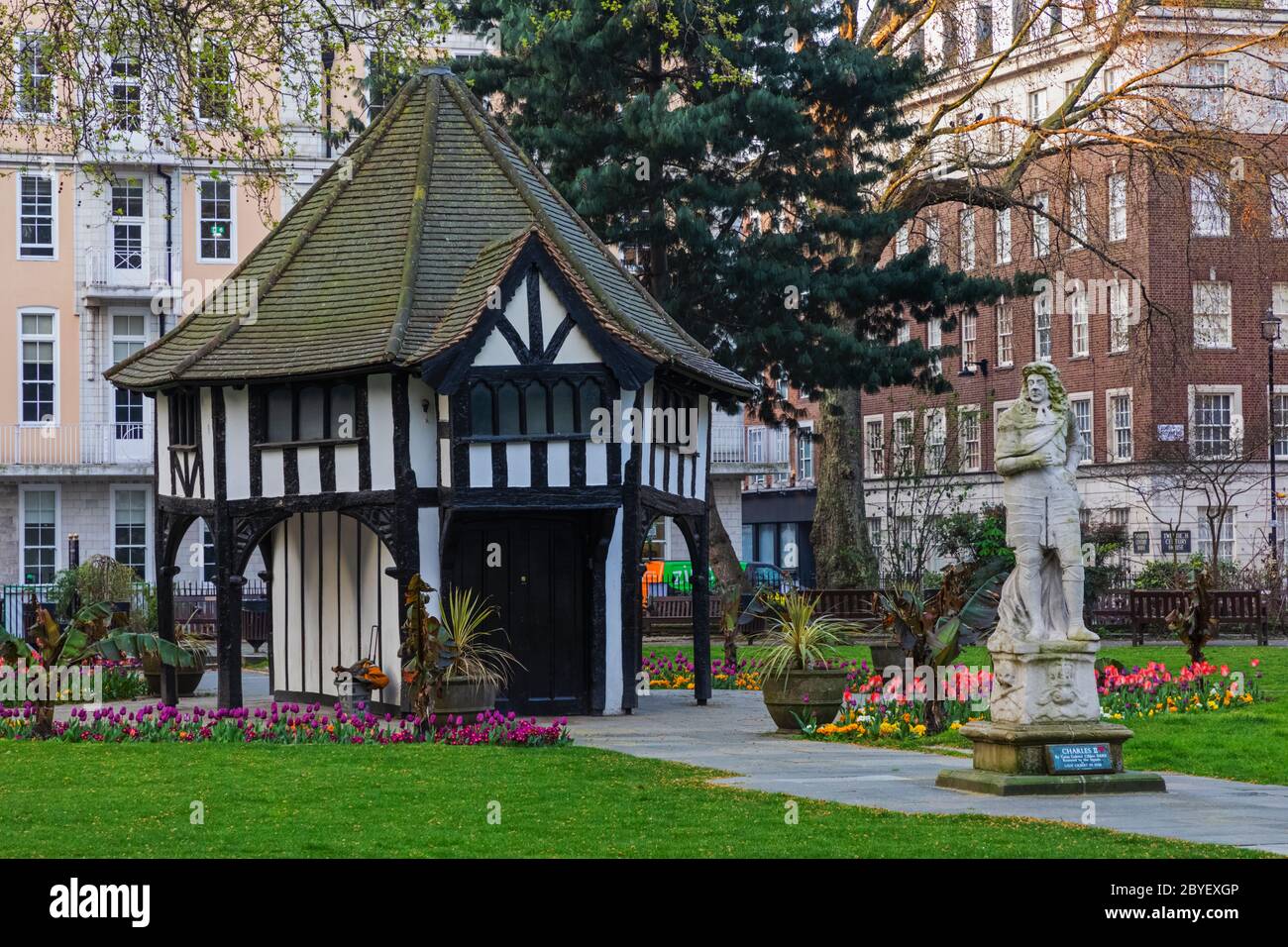 England, London, Soho, Soho Square Garden Stock Photo - Alamy