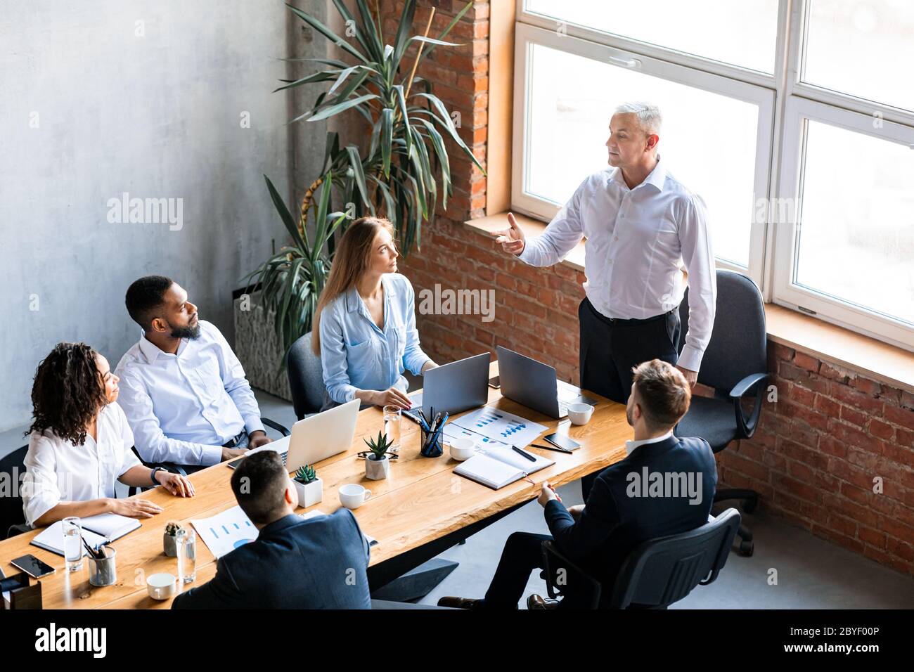 Black ceo at standing desk hi-res stock photography and images - Alamy