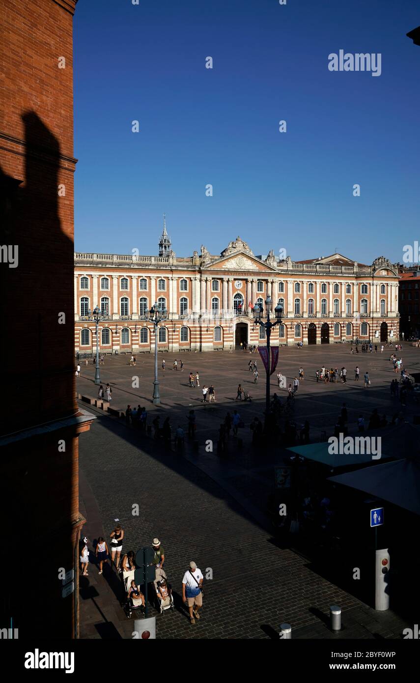 Capitole de Toulouse, the city hall of Toulouse in Place du Capitole ...