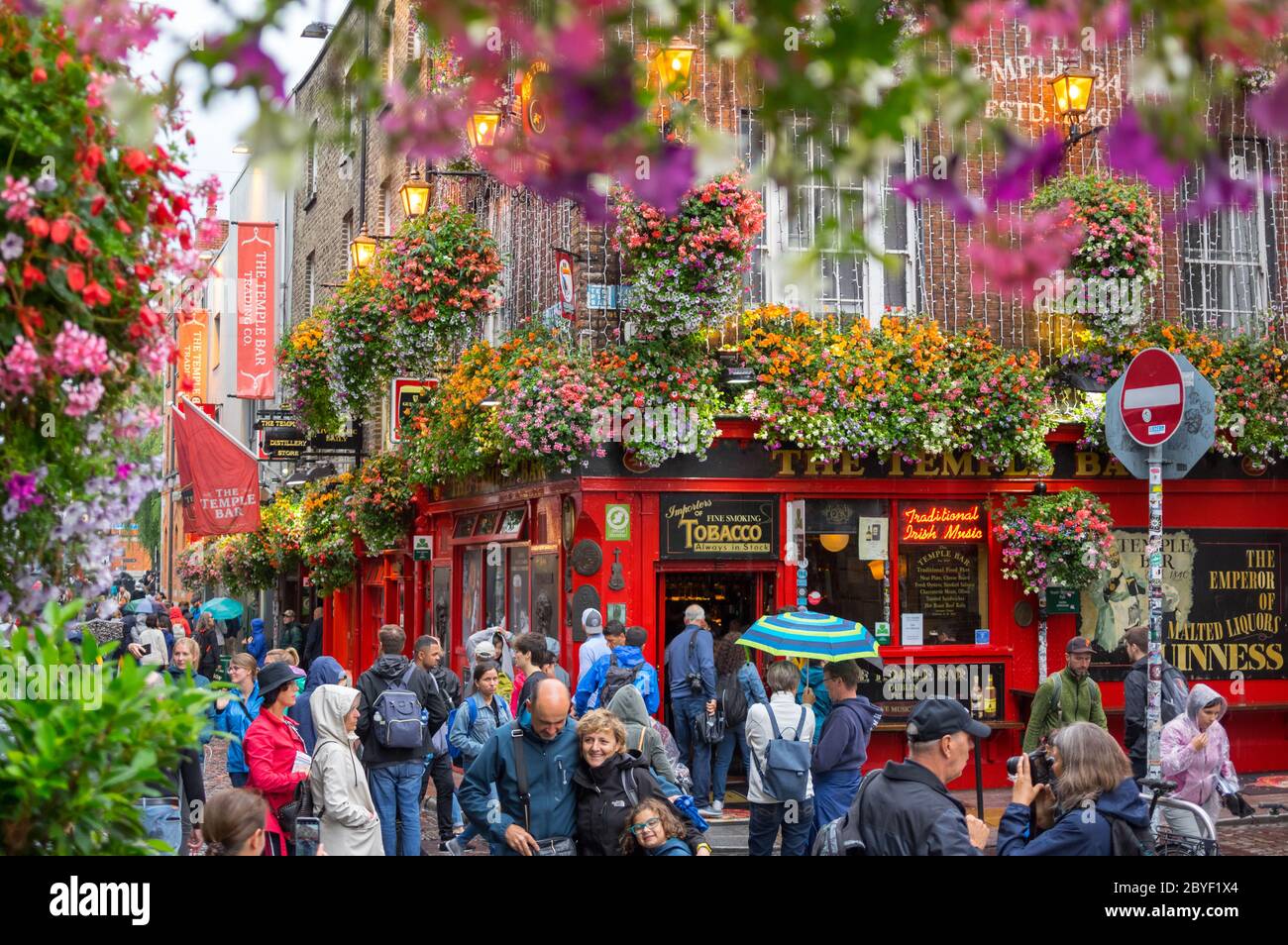 Dublin Ireland Temple Bar Flowers Stock Photo - Alamy