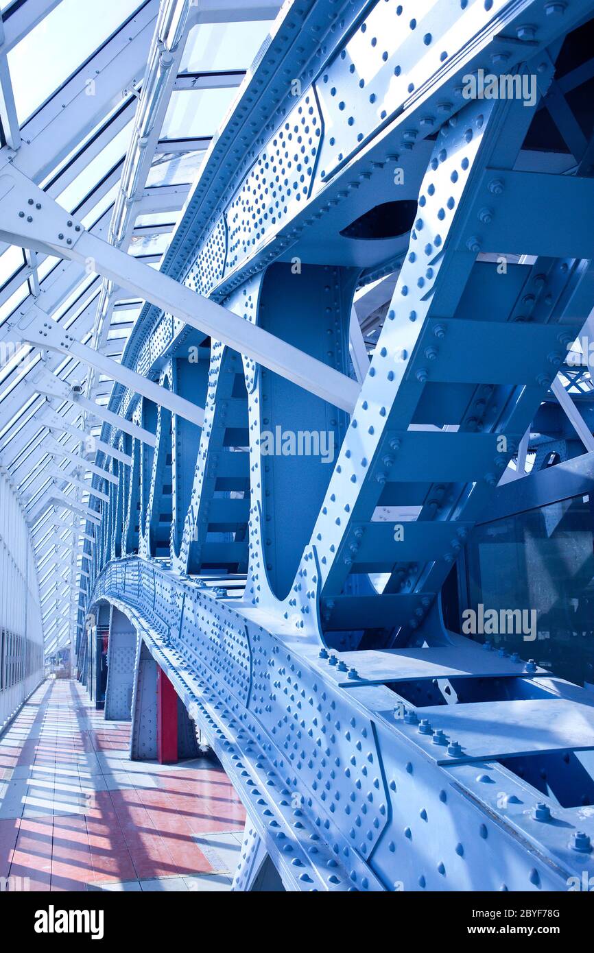 Sleek bridge design hi-res stock photography and images - Alamy