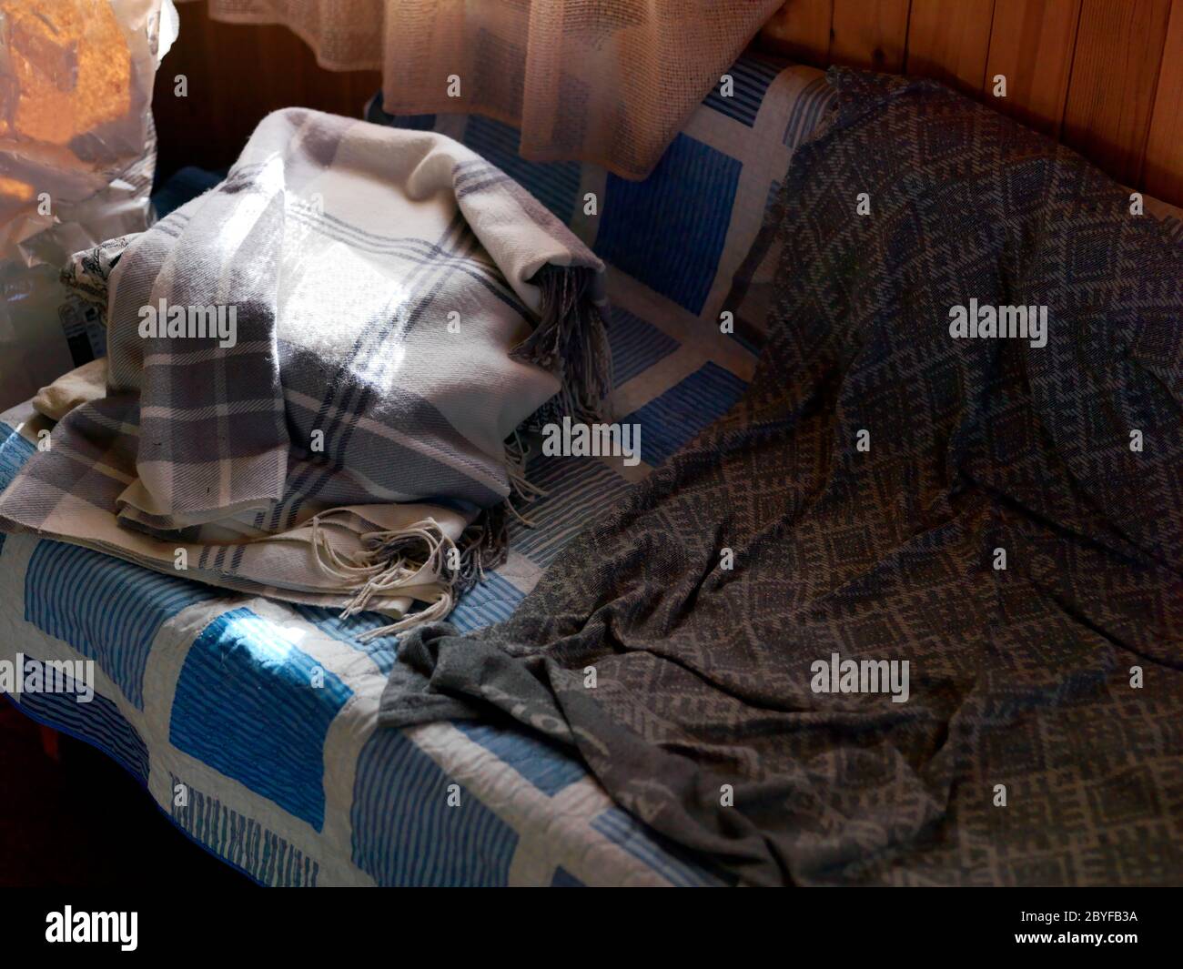 Unmade blanket hi-res stock photography and images - Alamy
