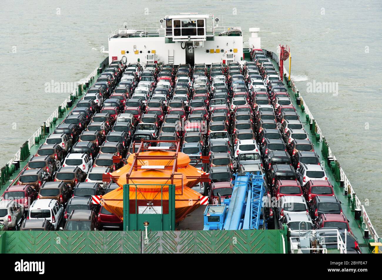Boat with cars hi-res stock photography and images - Alamy