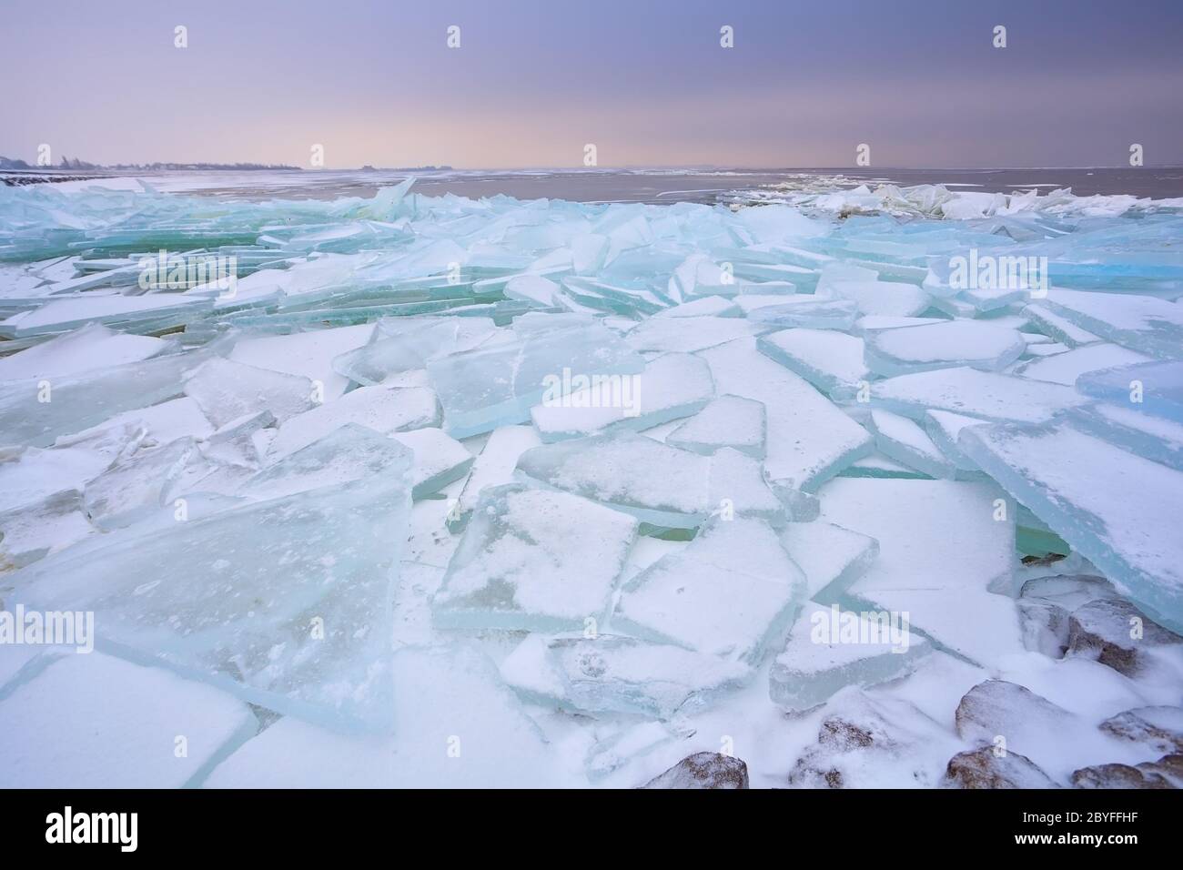 Broken shelf hi-res stock photography and images - Alamy