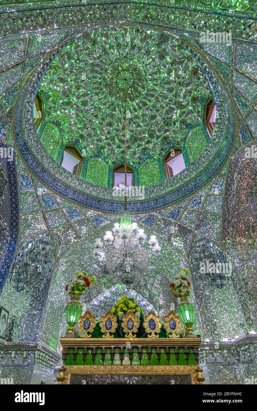 Mirrored tiles interior hi-res stock photography and images - Alamy