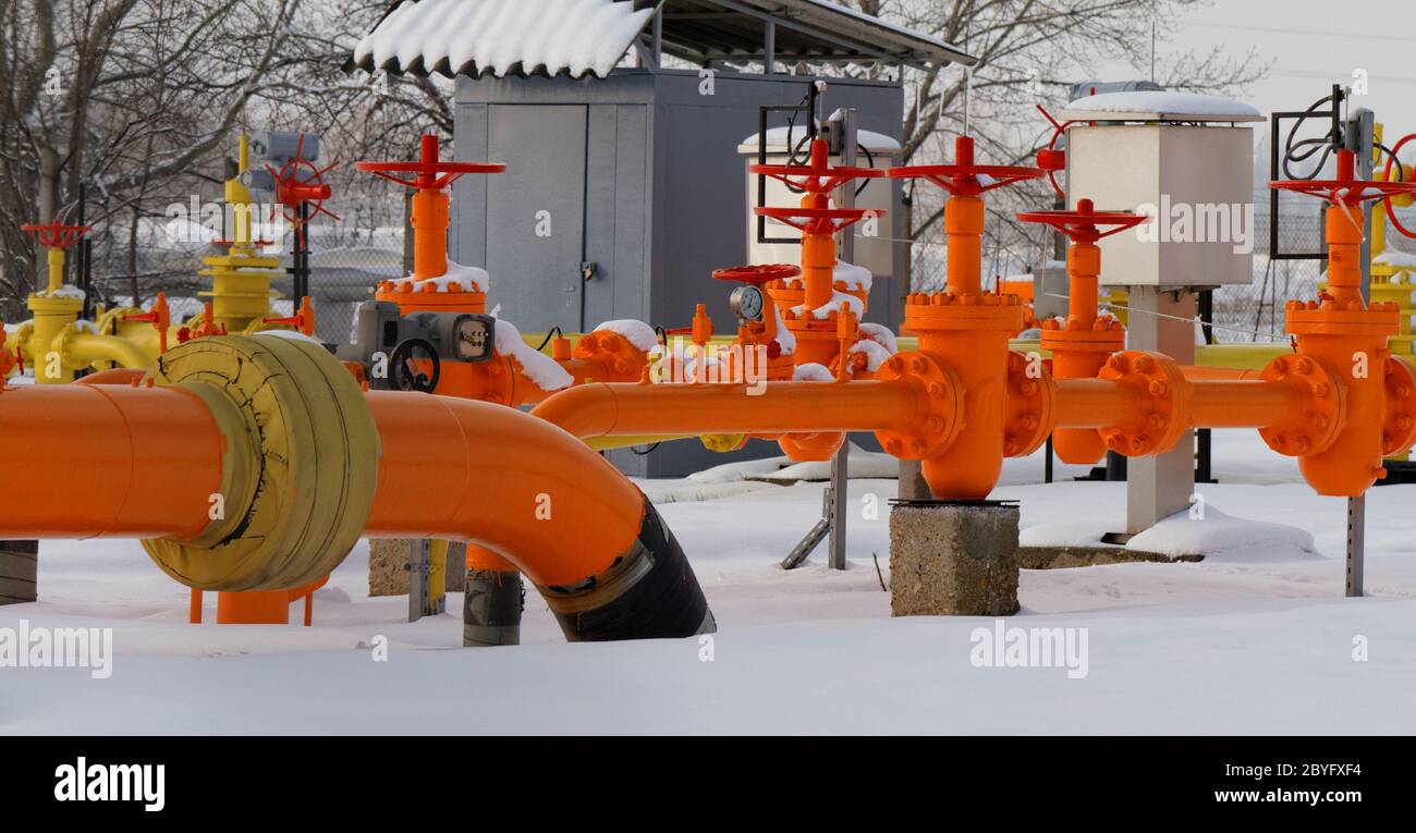 White and orange steam pipe hi-res stock photography and images - Alamy