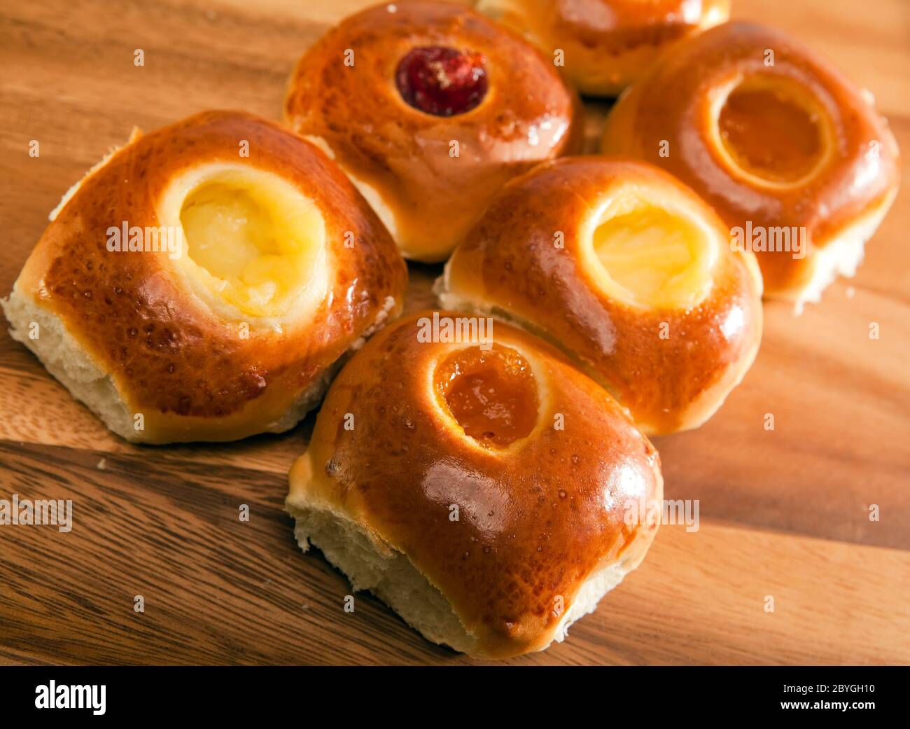 Sweet roll yeast dough hi-res stock photography and images - Alamy