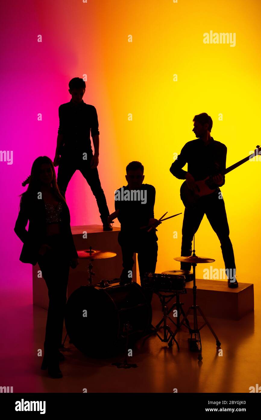 Light and shadows with guitar hi-res stock photography and images - Alamy