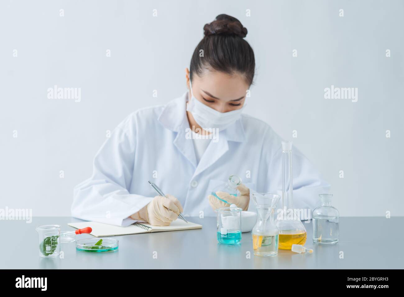 Medicine. Lab Technician Doing Chemistry Experiment Stock Photo - Alamy
