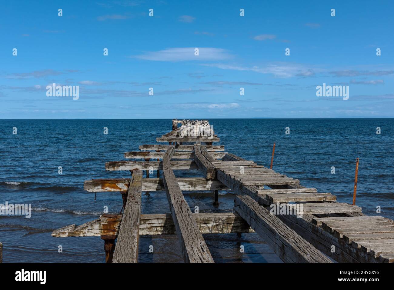 Abandoned jetty hi-res stock photography and images - Alamy