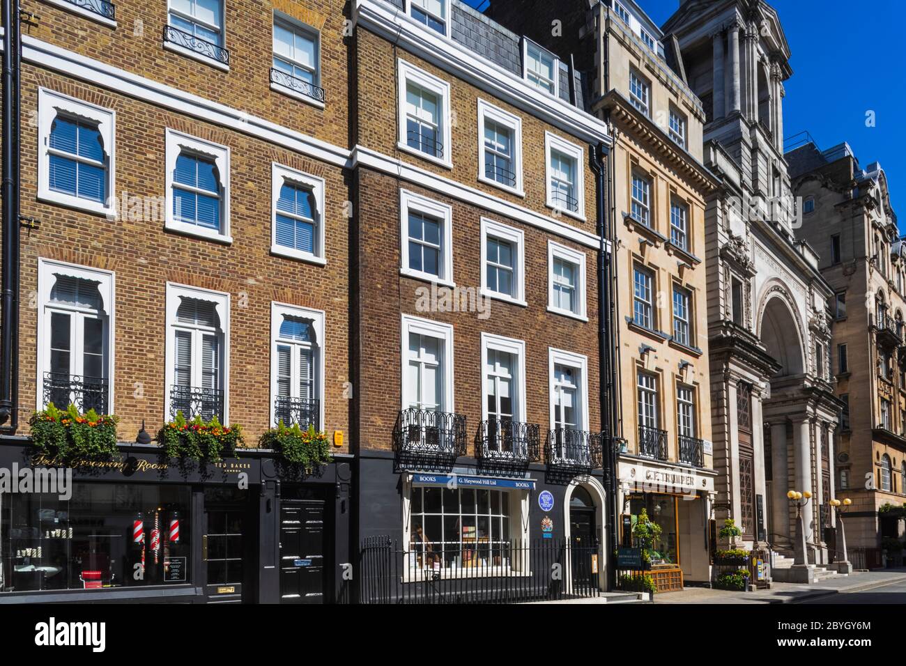 Mayfair street scene hi-res stock photography and images - Alamy