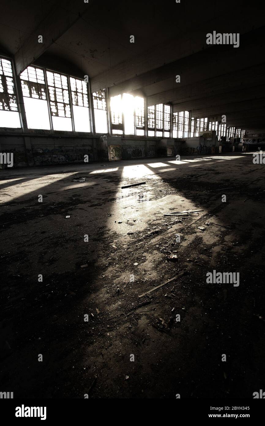 Old building shadows hi-res stock photography and images - Alamy