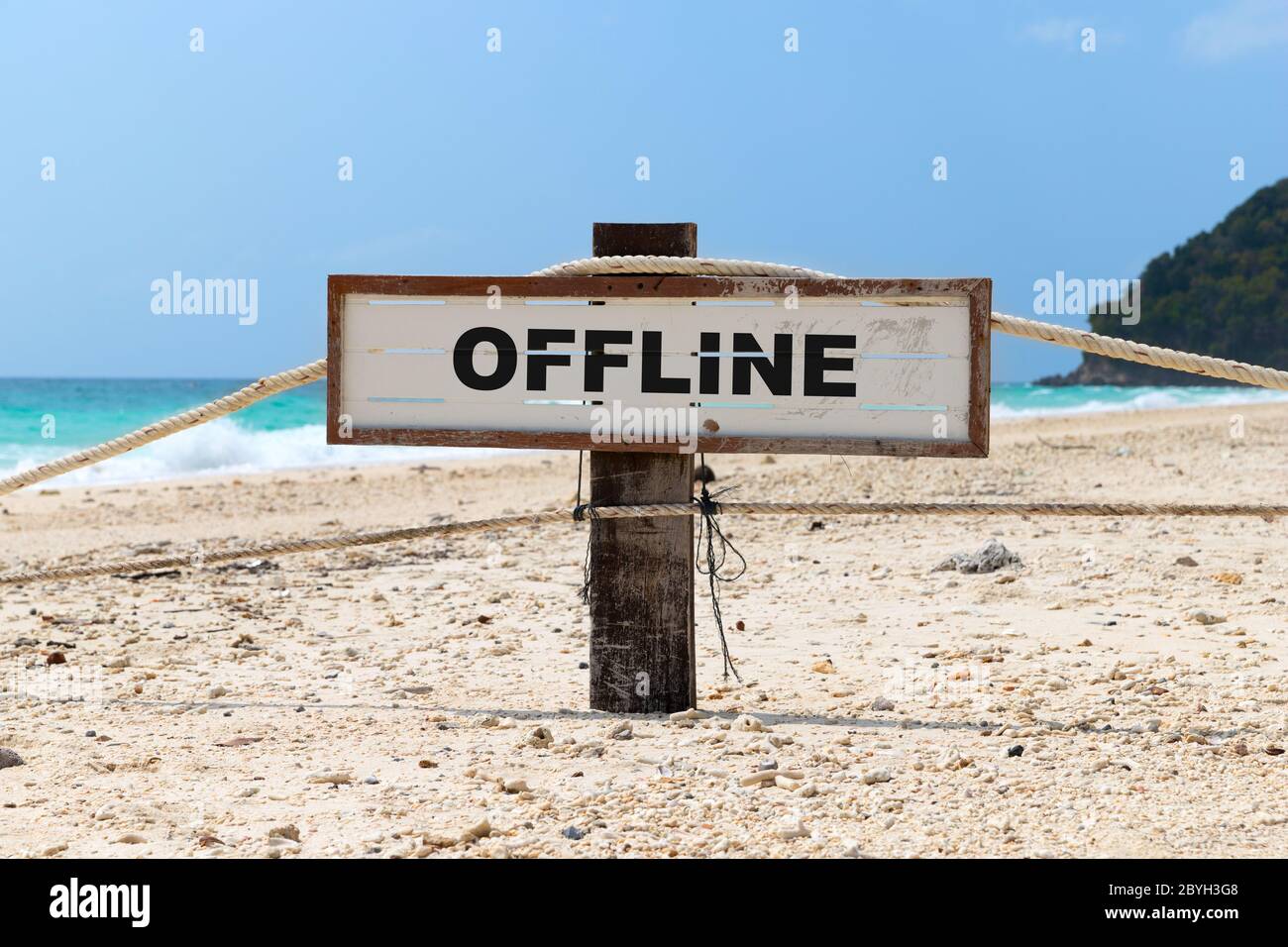 Offline sign hi-res stock photography and images - Alamy
