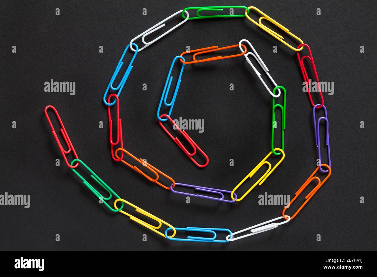 Chain from paper clips hi-res stock photography and images - Alamy