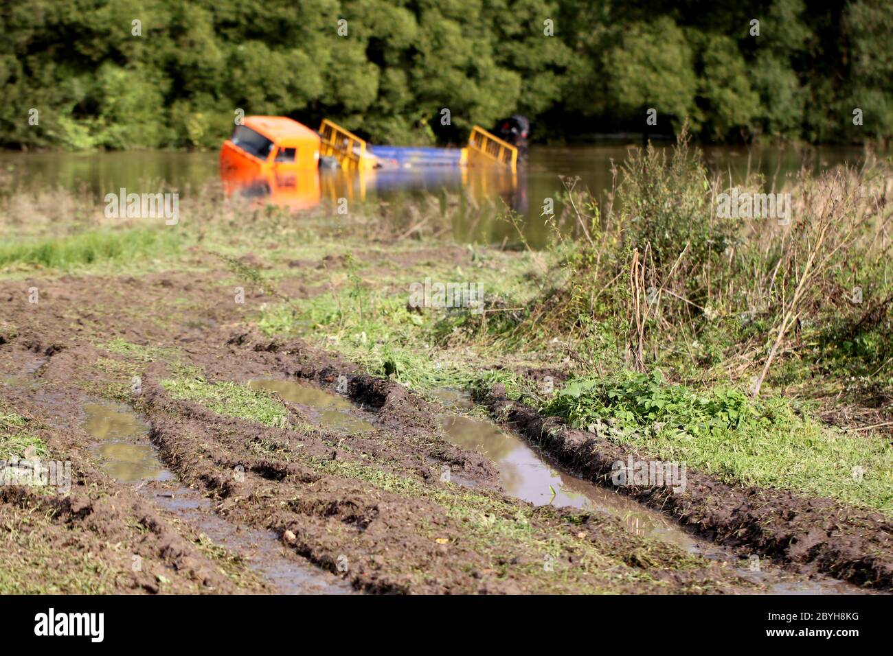 Village roads hi-res stock photography and images - Alamy