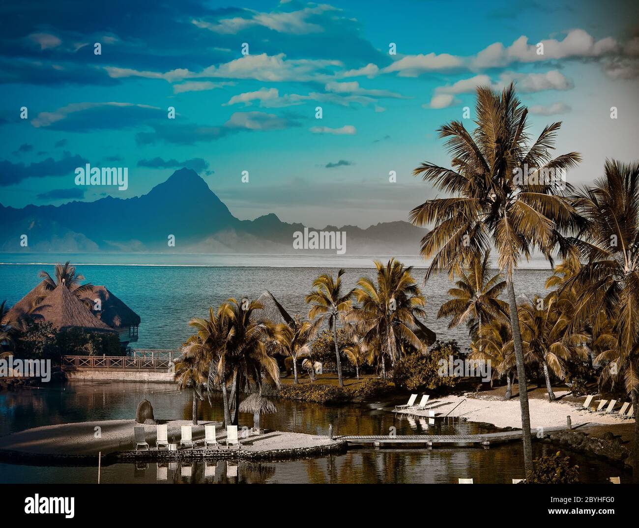 Ocean sunset polynesia tahiti beach hi-res stock photography and images ...