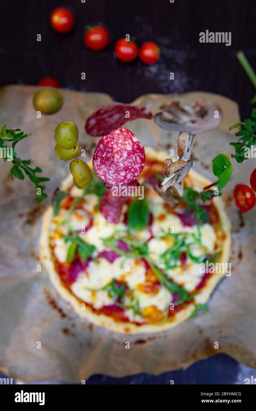 overhead top view of pizza cooking Stock Photo - Alamy