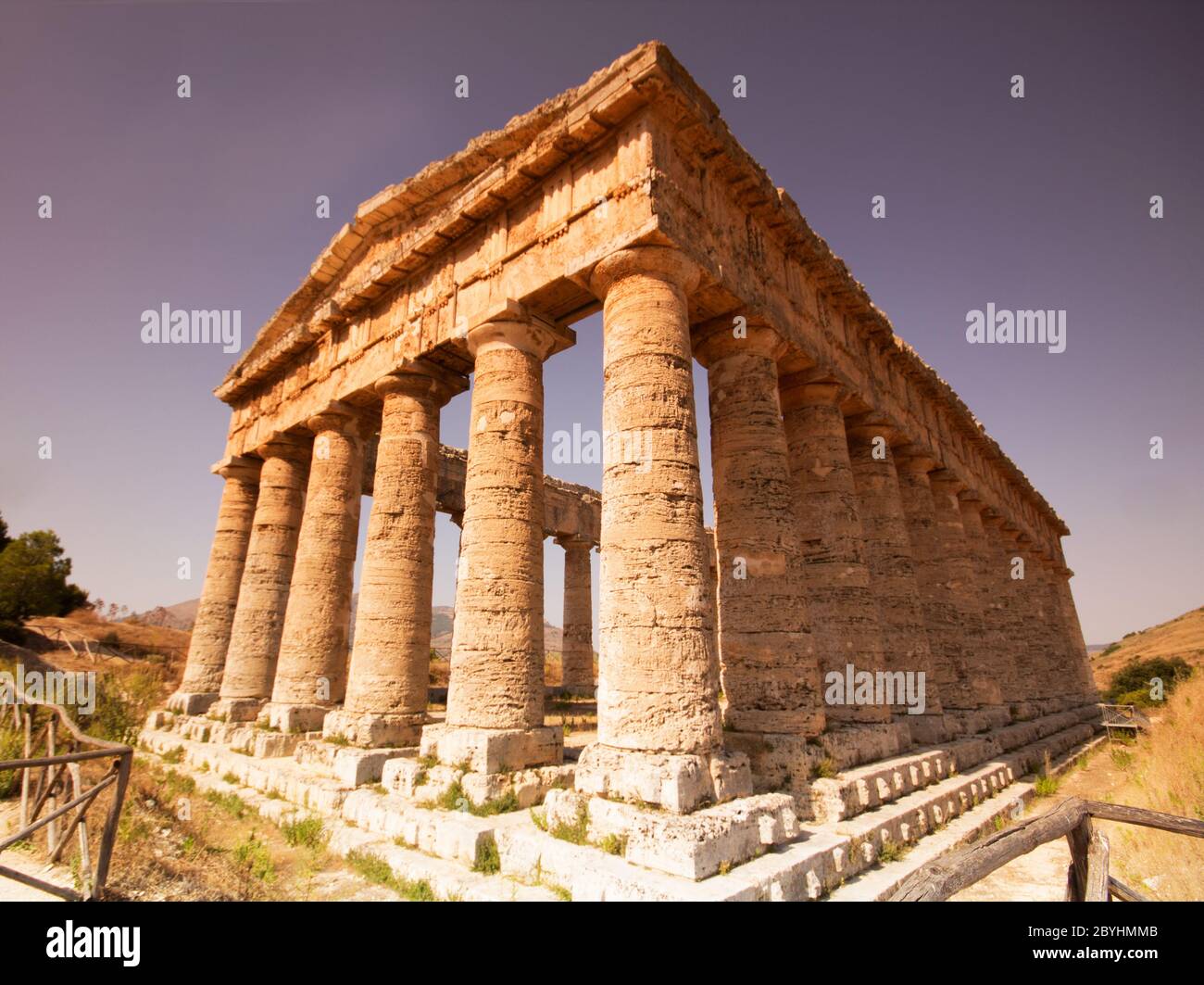 Doric temple at segesta hi-res stock photography and images - Alamy