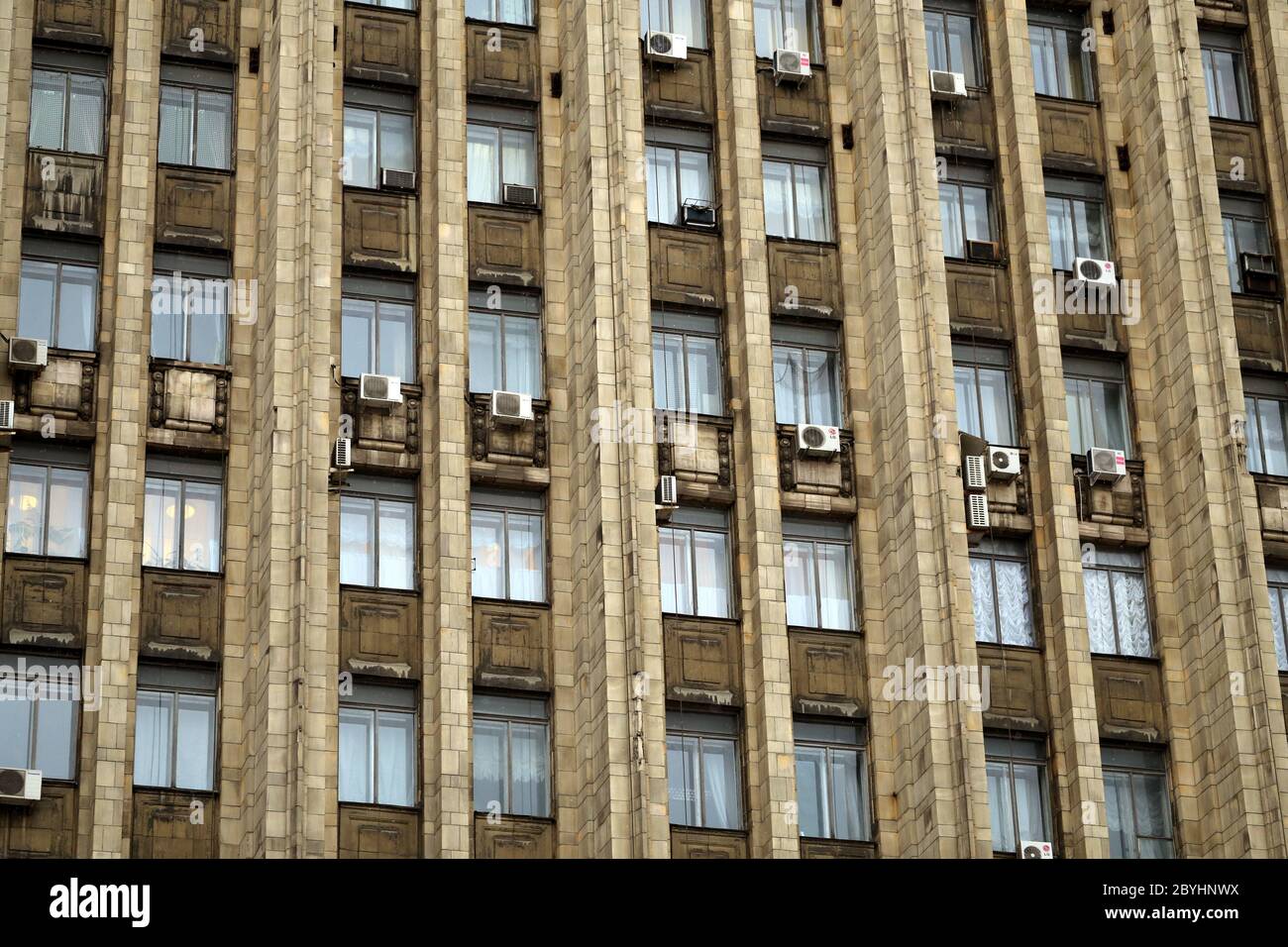 Hotel windows texture hi-res stock photography and images - Alamy