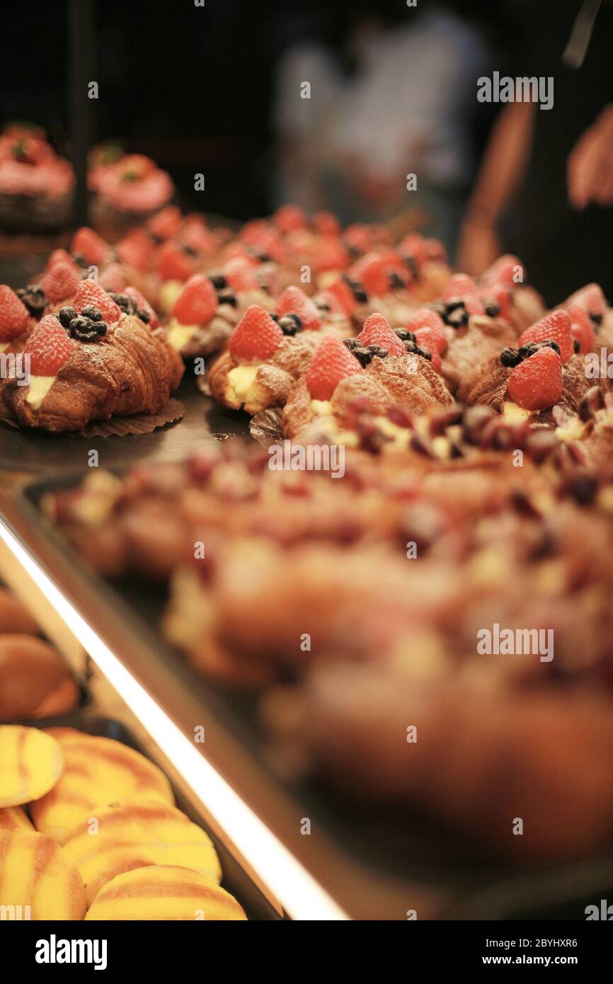 Delicious bread in a bakery Stock Photo - Alamy