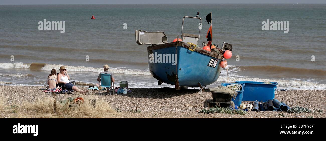 Family boat fishing hi-res stock photography and images - Alamy