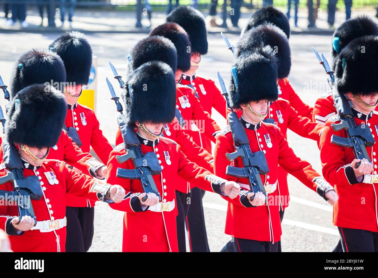 Royal guard at Buckingham palace Stock Photo - Alamy