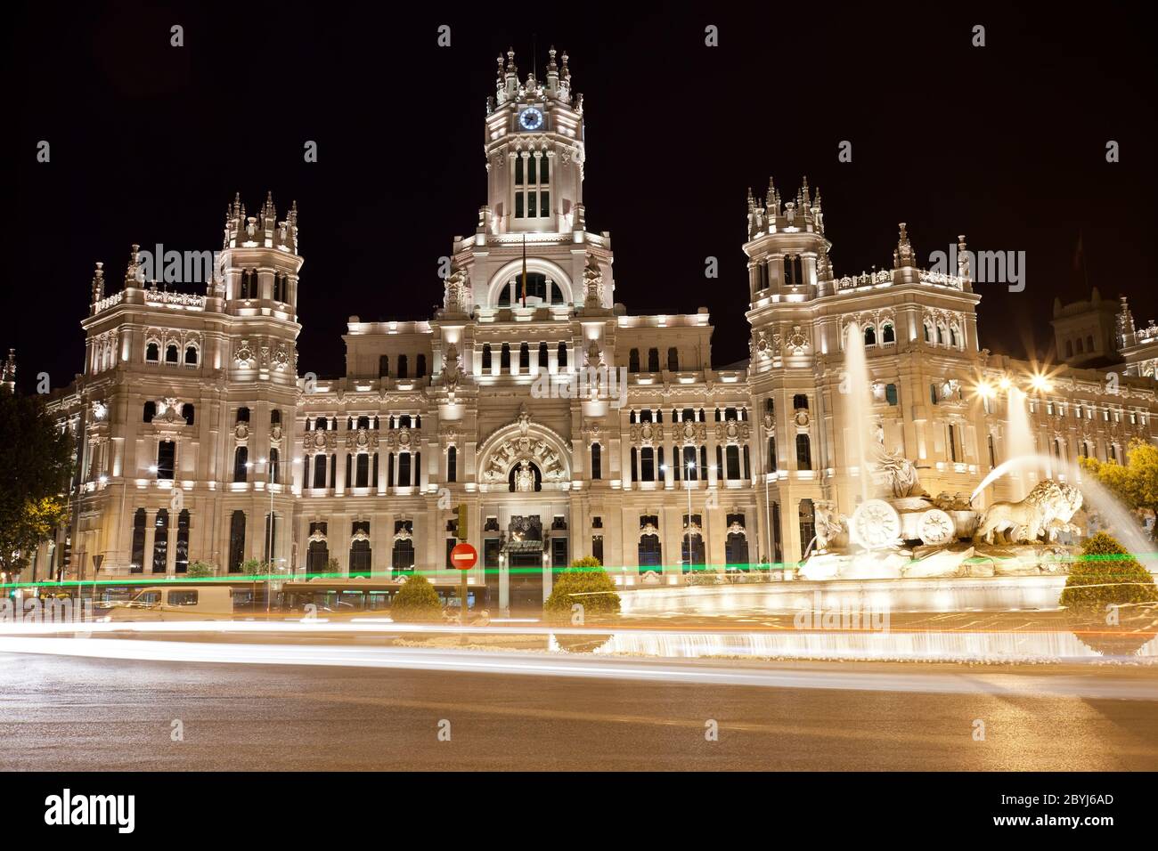 Real madrid cibeles square hi-res stock photography and images - Alamy