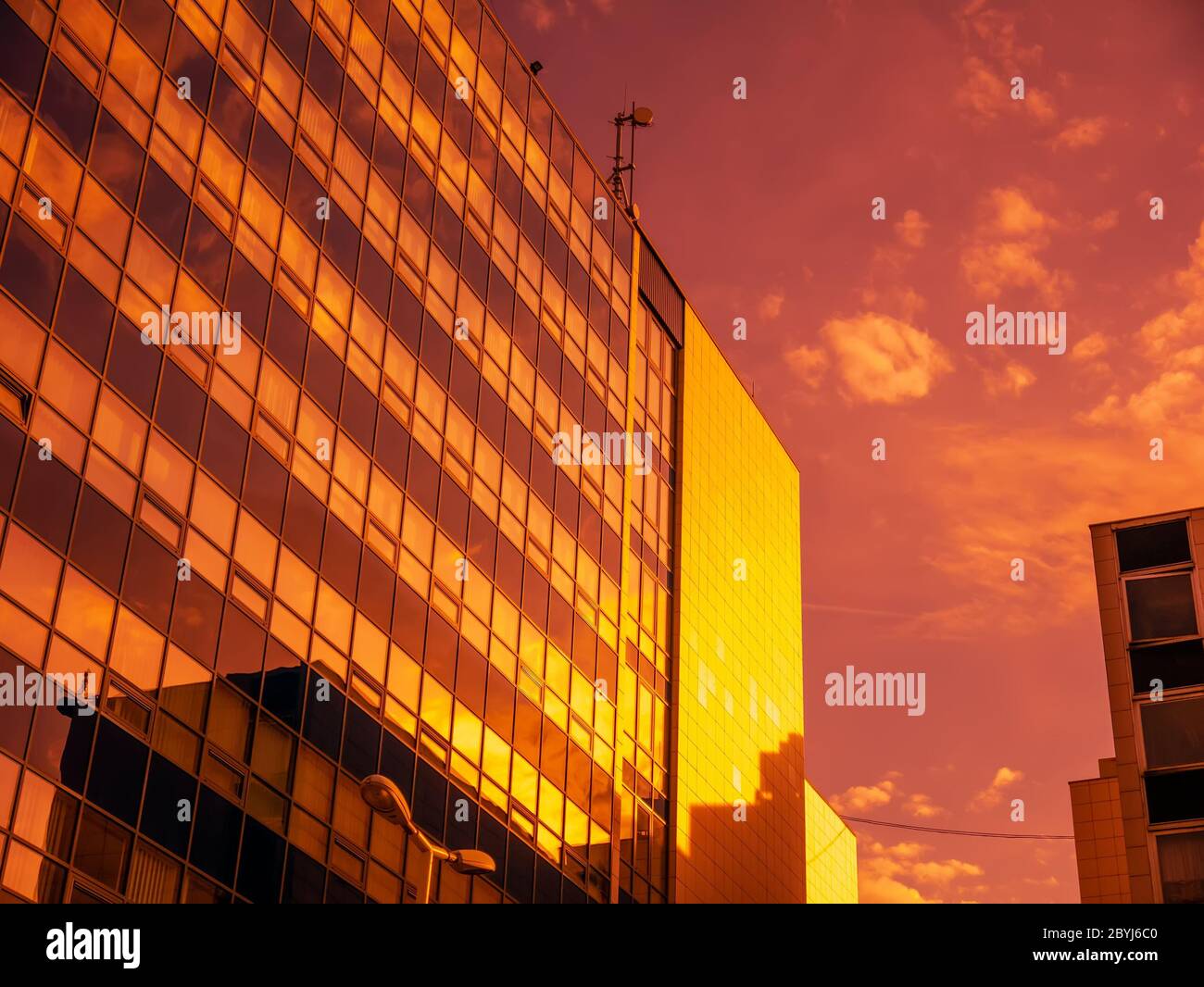Reflections on windows of car hi-res stock photography and images - Alamy