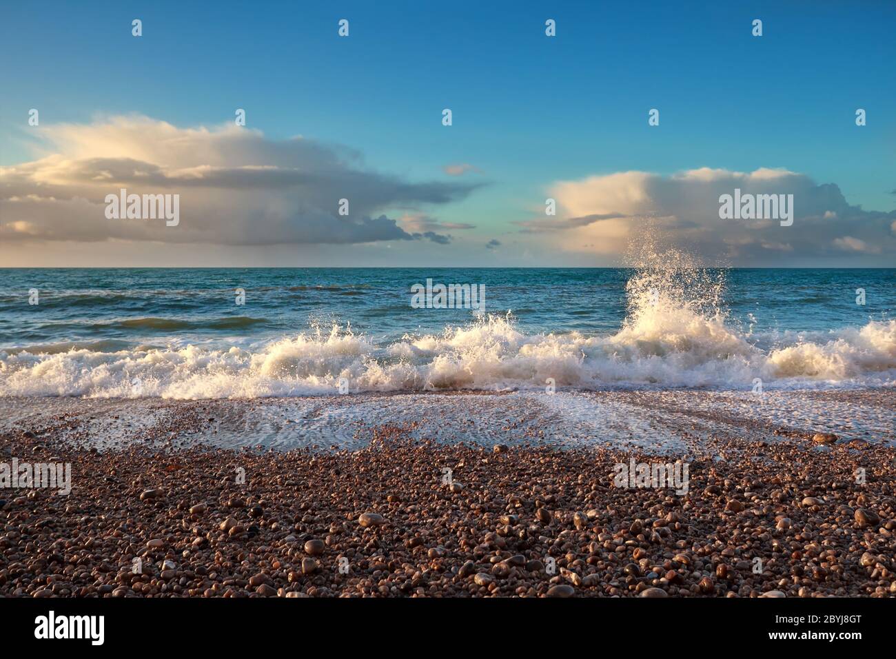 Ocean sunset waves hi-res stock photography and images - Alamy