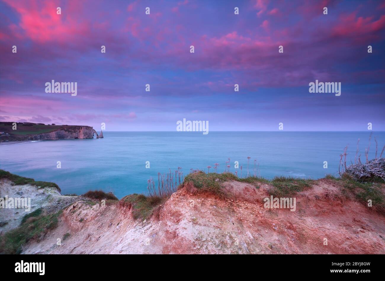 Beautiful dramatic cliffs hi-res stock photography and images - Alamy