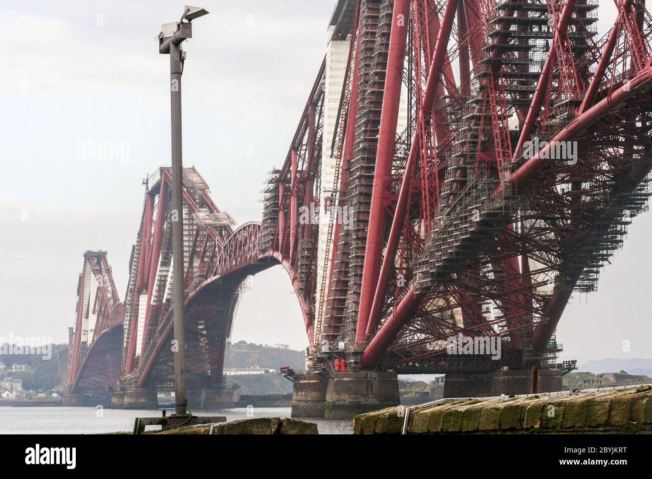 Forth bridge paint hi-res stock photography and images - Alamy