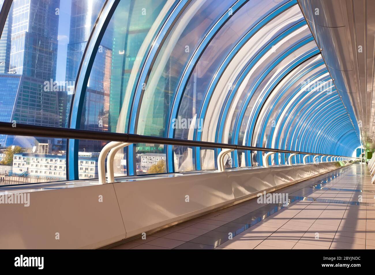 Office bridge hi-res stock photography and images - Alamy
