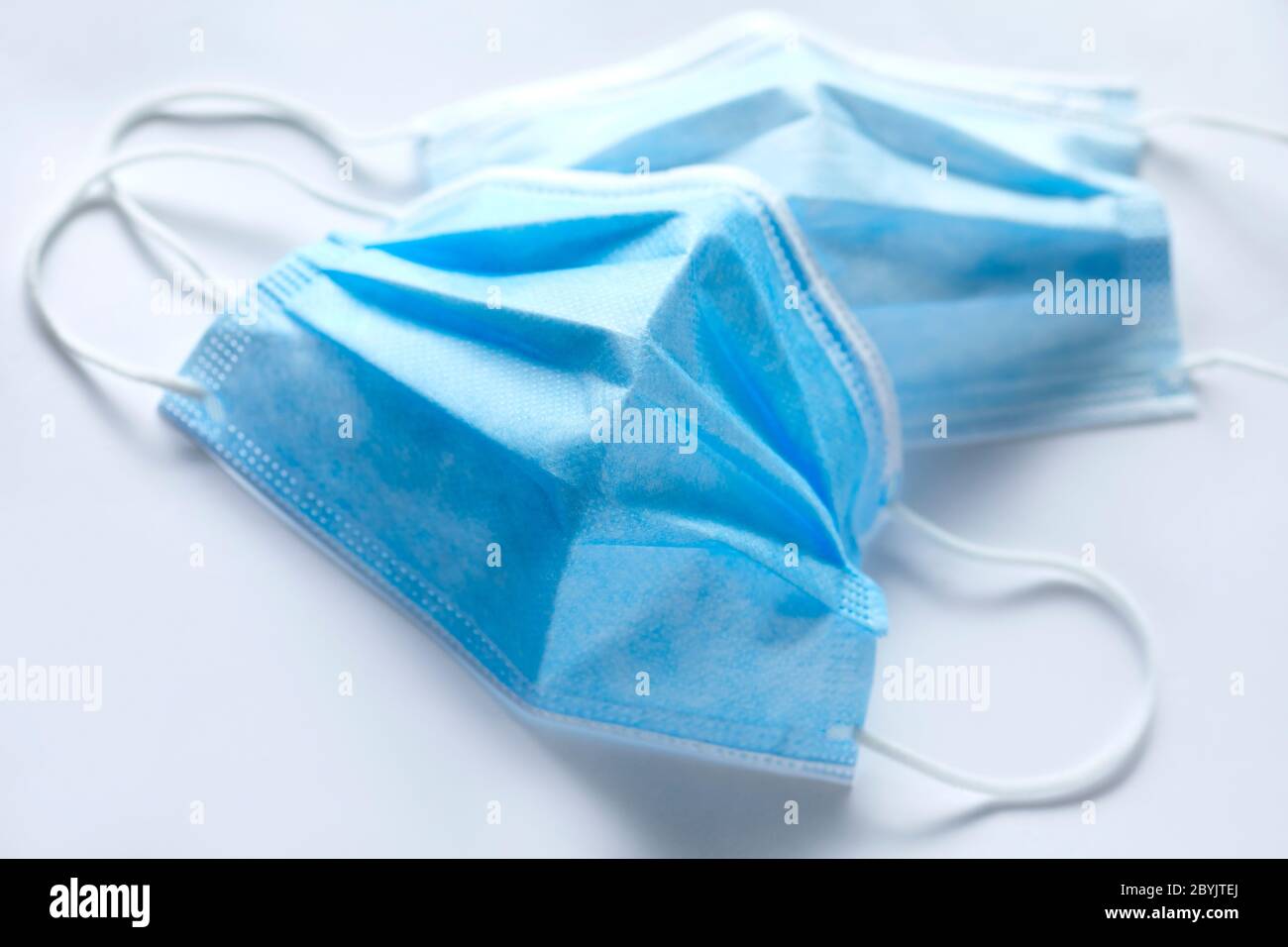 Nurse wearing surgical mask hi-res stock photography and images - Alamy