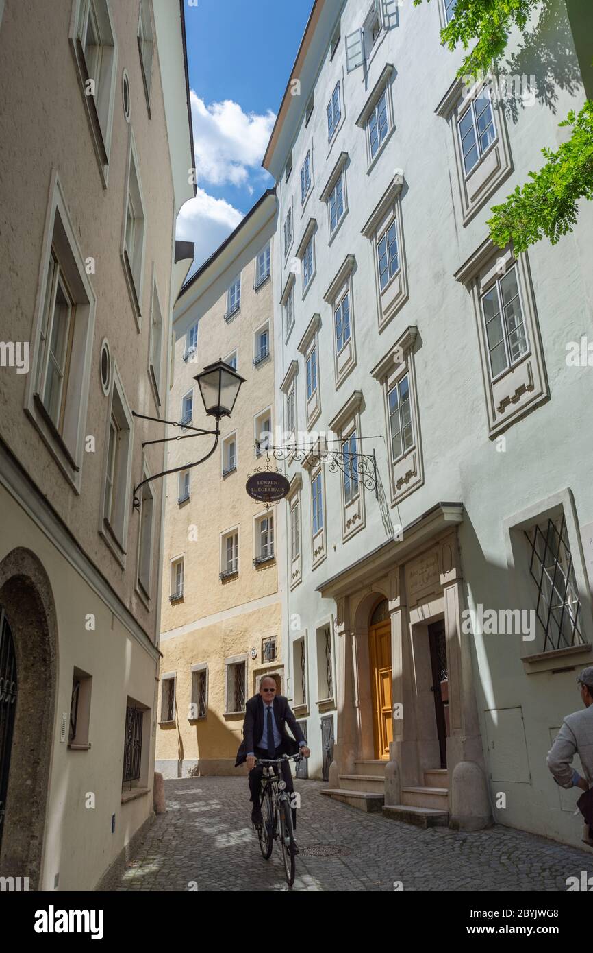 Steingasse salzburg hi-res stock photography and images - Alamy
