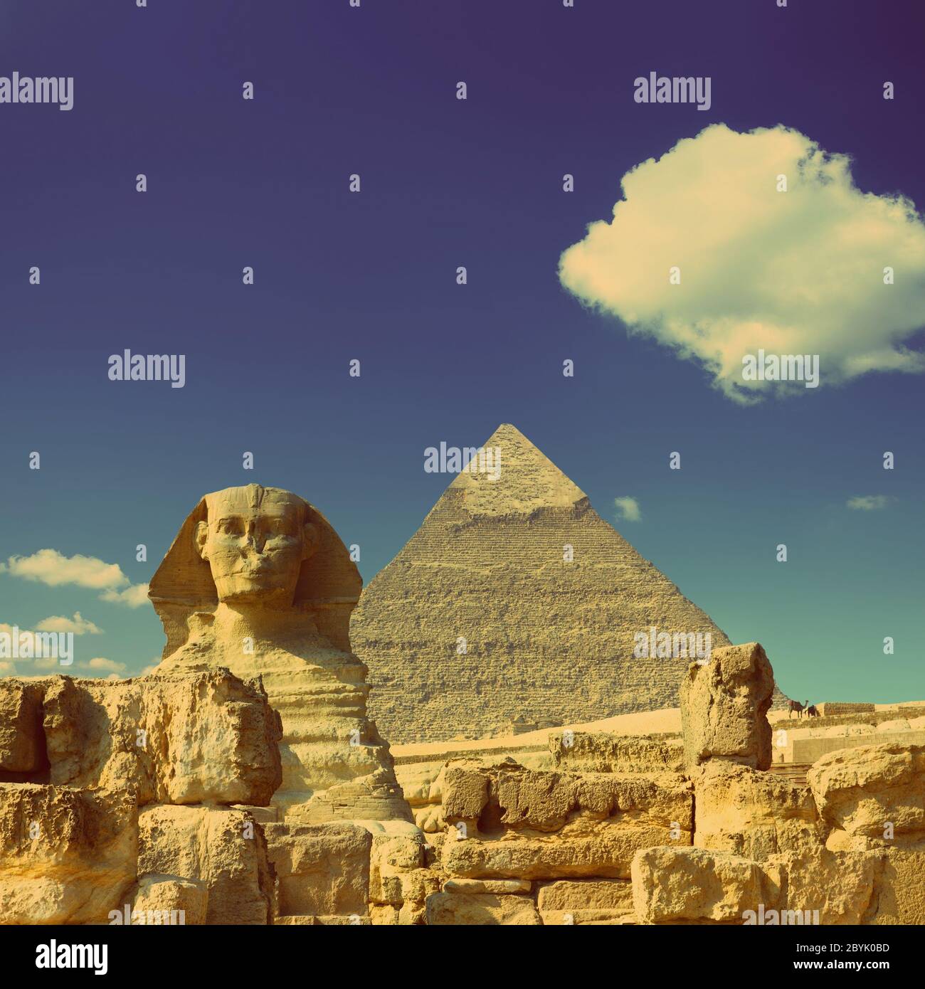 egypt Cheops pyramid and sphinx - vintage retro style Stock Photo - Alamy